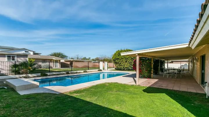 North Phoenix 6 Bedroom With Guest House & Pool! - Phoenix, AZ