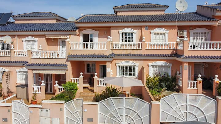 Open View Townhouse Near Amenities - Santa Pola