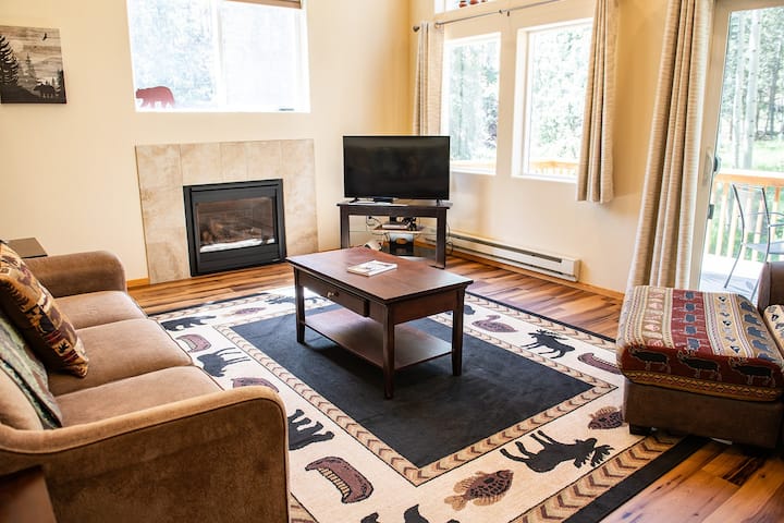 Cozy Family Retreat - Woodland Park, CO