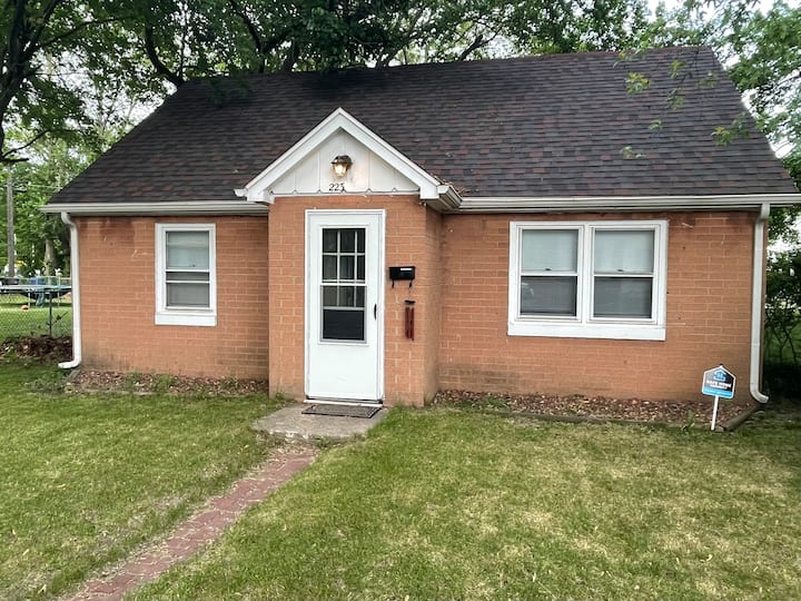Cozy 2-bedroom Home Near Beach, Shops, And Casino - Michigan City, IN