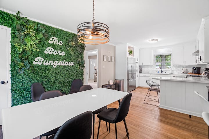The Boro Bungalow | A Mid-modern Home | King Beds - Greensboro