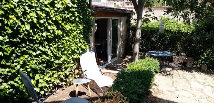 Super Appartement Avec Cour Au Calme. - Millau