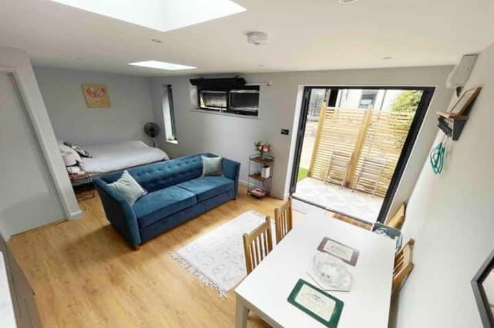Modern Self Contained Garden Annexe Sleeps Up To 4 - Central London