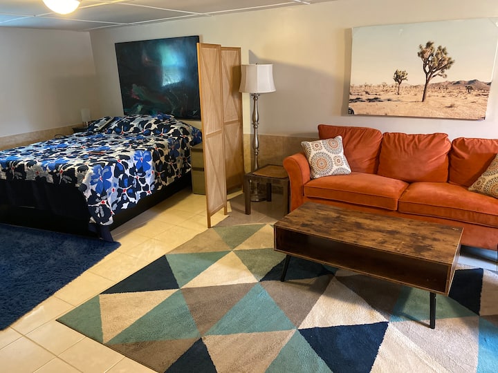 Lovely 1-bedroom Unit Sleeps-4 Private Entrance! - High Point, NC