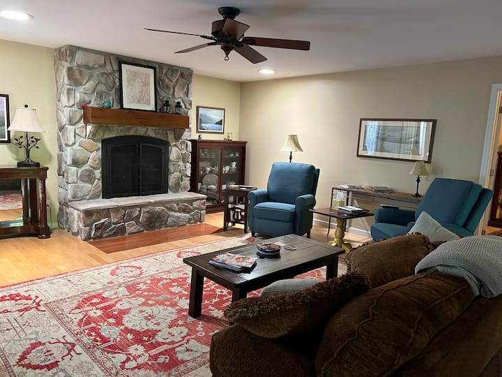 Stone Cottage On Greenbrier River Trail - White Sulphur Springs, WV