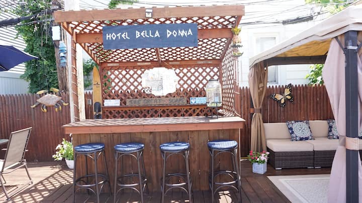 Cozy 3 Br Beach House With Large Yard & Parking - Long Beach, NY