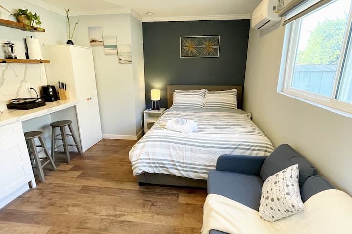 Private Bedroom W/ Bathroom And Separate Entry - Orange County, CA