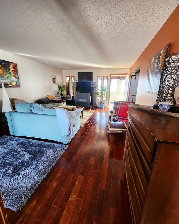 Home Away From Home - 1-bdrm In Shared House - Inuvik