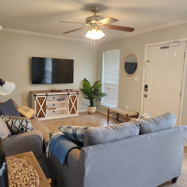 Family Oasis For Your Summer Beach Get Away - - Foley, AL