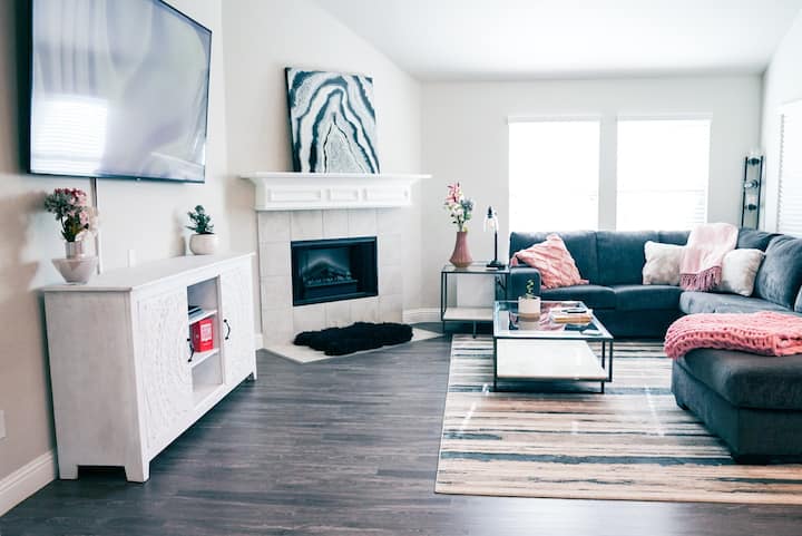 Lake Weatherford Vacation Rentals & Homes - Weatherford, TX | Airbnb