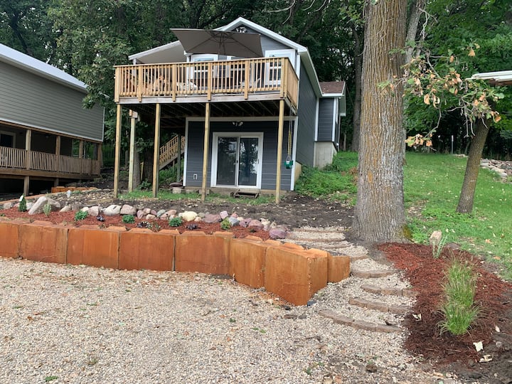 Cabin Across From The Lake- 3 Queen Beds - Okoboji, IA