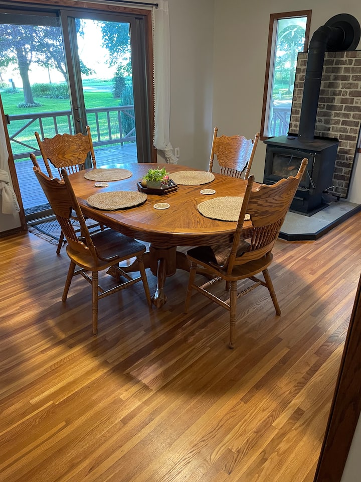Cheerful 3 Bedroom Home In A Nice Country Setting. - Chelsea, MI