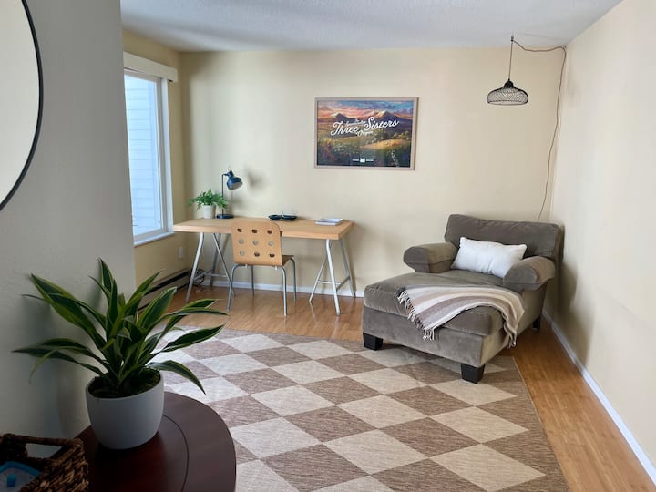 Spacious Townhome In Peaceful Forest Setting - Beaverton, OR