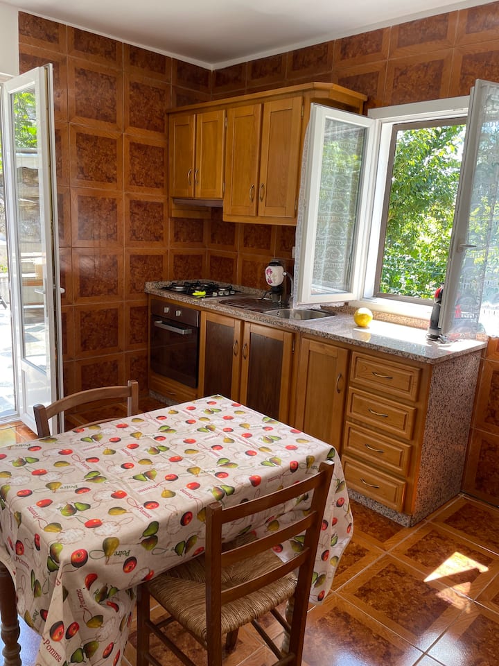 T1 Privé Dans Une Maison En Commun - Fafe