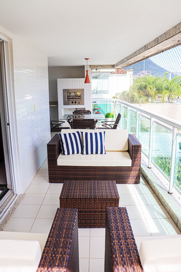 Lindo Apartamento, Com Piscina E Vista Para O Mar. - Niterói