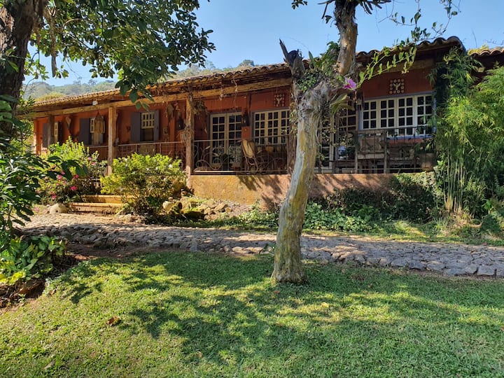 Casa De Fazenda Acolhedora, Espaçosa Com Piscina - Itabirito