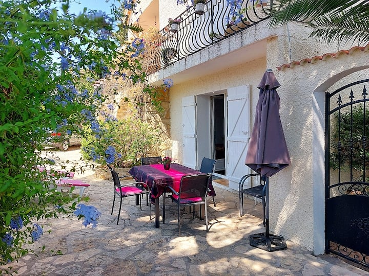 Apt De Charme Idéalement Situé Entre Plage Et Port - Sanary-sur-Mer