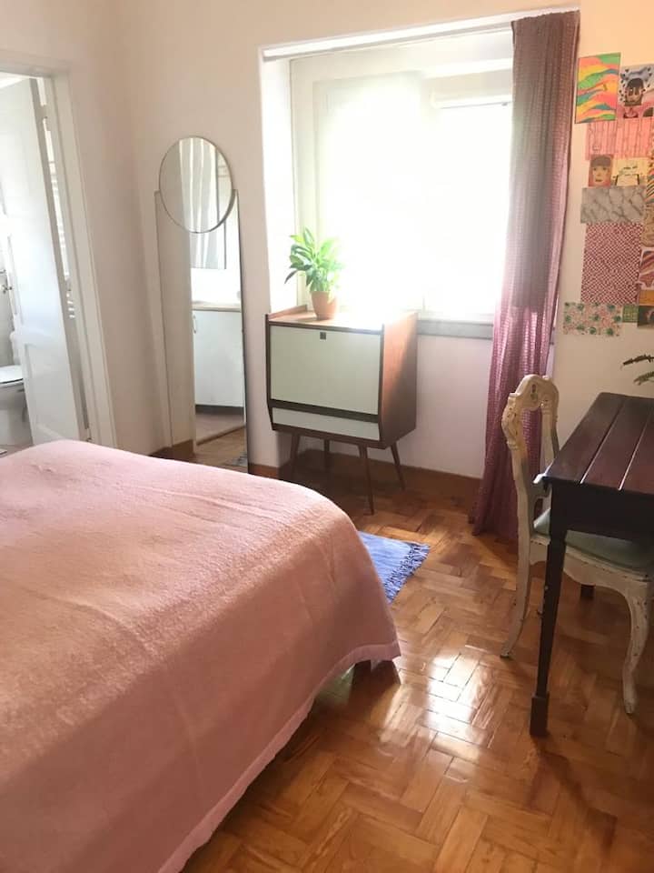 Charming Bedroom-suite With Garden - Estoril