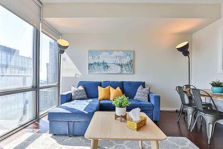 Chic 1+1 In Central Location With Office Set Up - Toronto