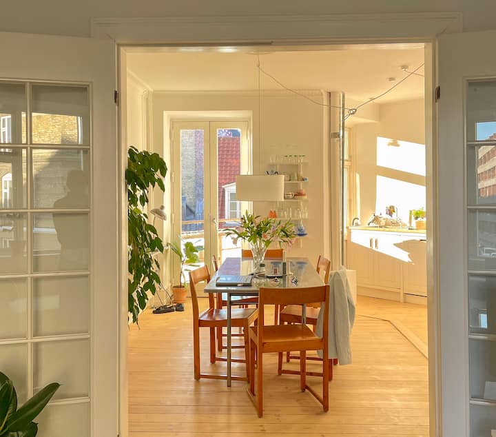 Beautiful, Bright And Spacious Flat With Balcony - Copenhague