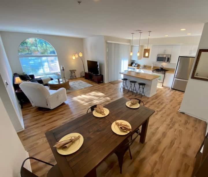 ***New Listing***luxury Resort Style Living - 爾灣
