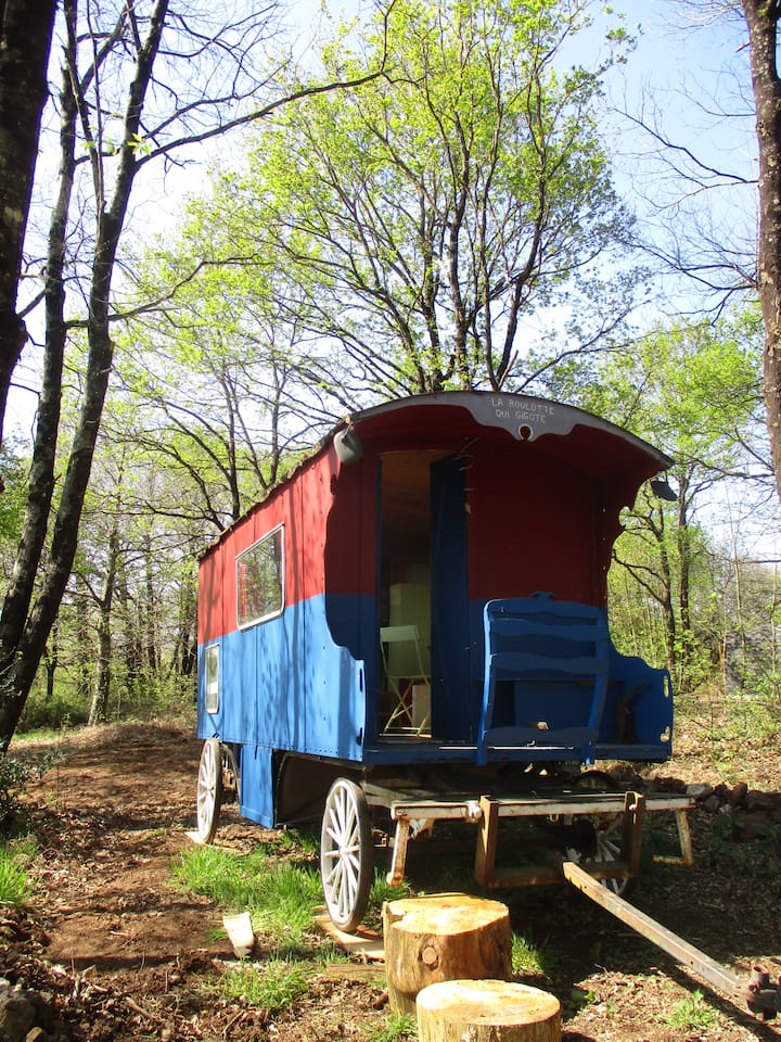Roulotte Sous Les Arbres Dans Camping à La Ferme - Bain-de-Bretagne