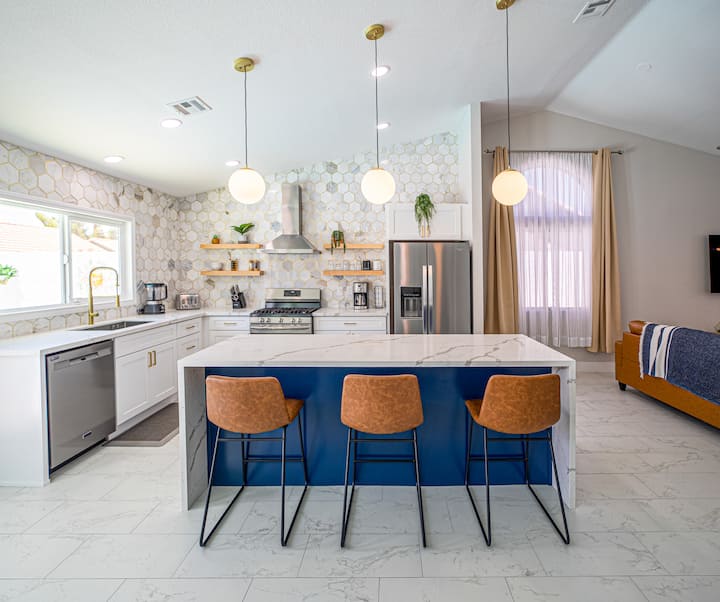 Upscale Oasis Near Las Vegas Strip ☀ Swimming Pool - Henderson, NV