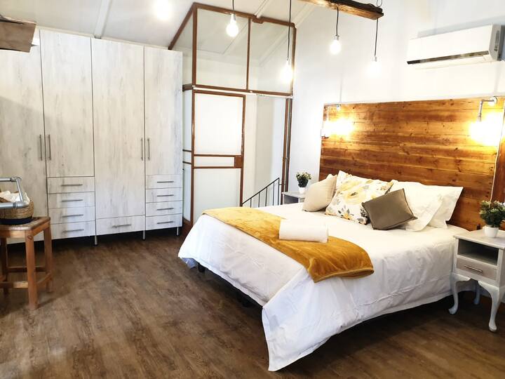 Upmarket 3 Bedroom Home With Solar Power - Vredefort