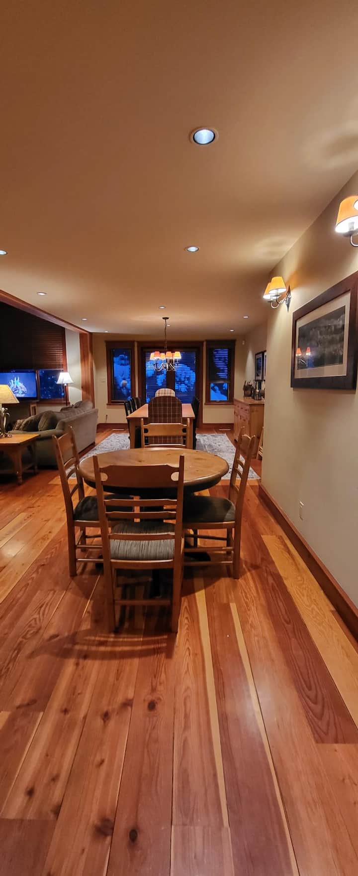 Spacious Family Ski Chalet - Whistler