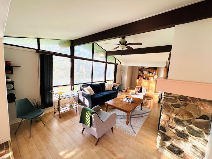 The County Chalet: In The Heart Of Sandbanks & Pec - Prince Edward
