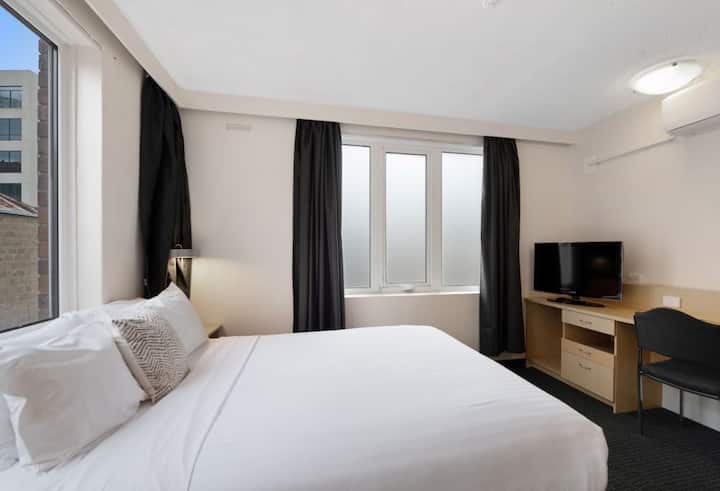 Standard Queen Room - Hobart