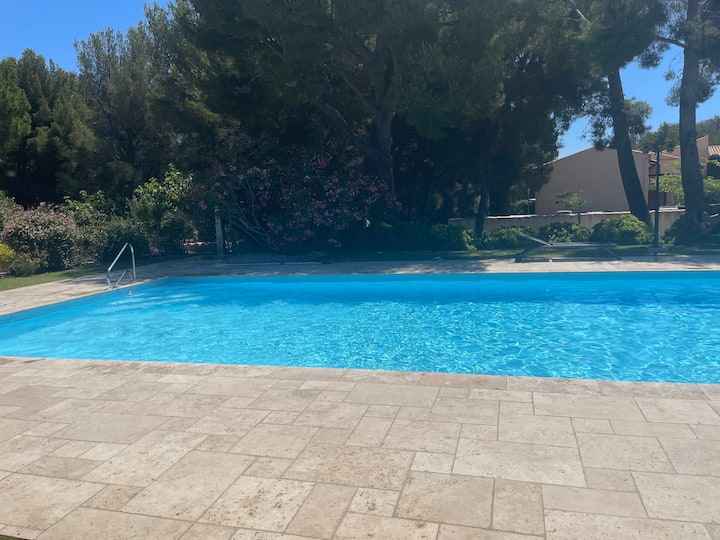 Superbe Appartement Avec Piscine - Sausset-les-Pins