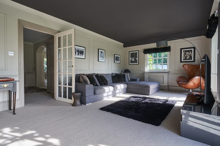 Luxury Haven With A View! - Maidenhead