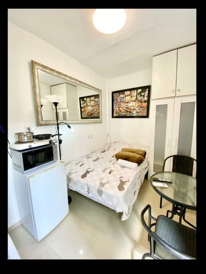 Small Studio. Private Garden. Yg. Central Tlv - Tel Aviv-Yafo