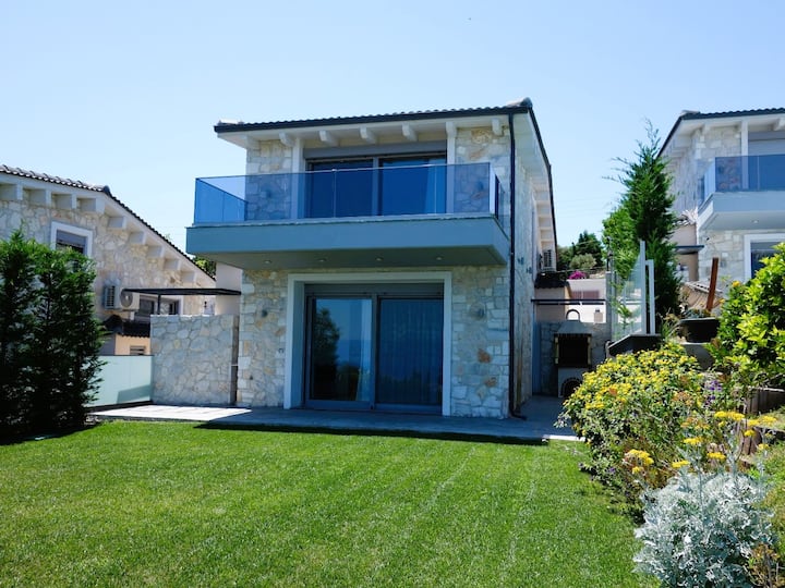 Villa Shanti - Кассандра