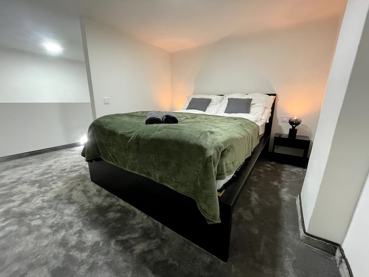 3 Rooms Minimalistic Flat In The Center - Budapest