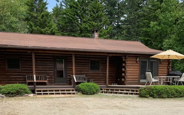 Large 1 Bedroom Log Cabin Near Long Pond. - Bar Harbor, ME