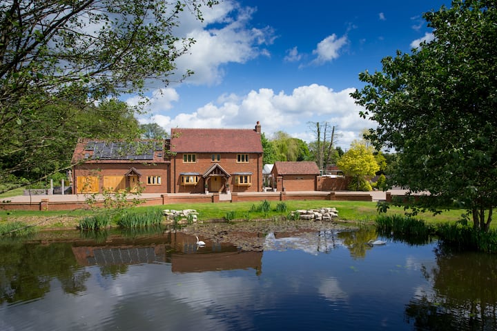 6-bedroom Farm House - St Albans