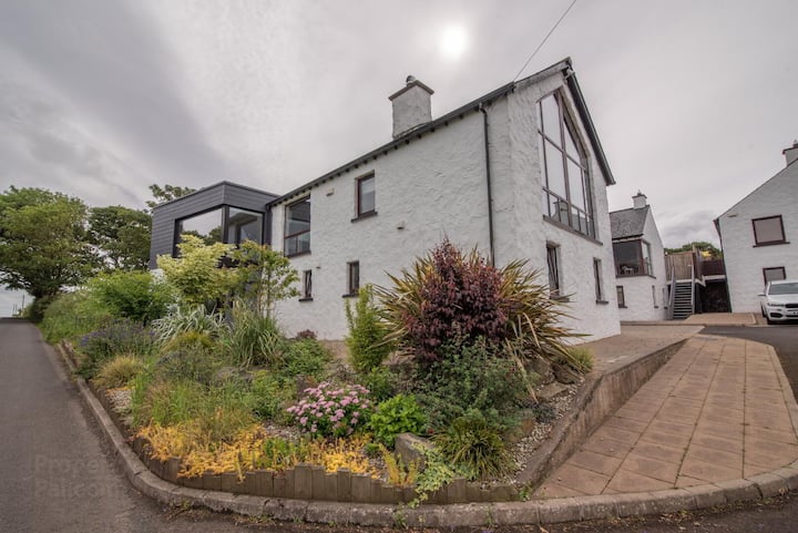 Unique, Three Bedroom House With Stunning Views - Castlerock