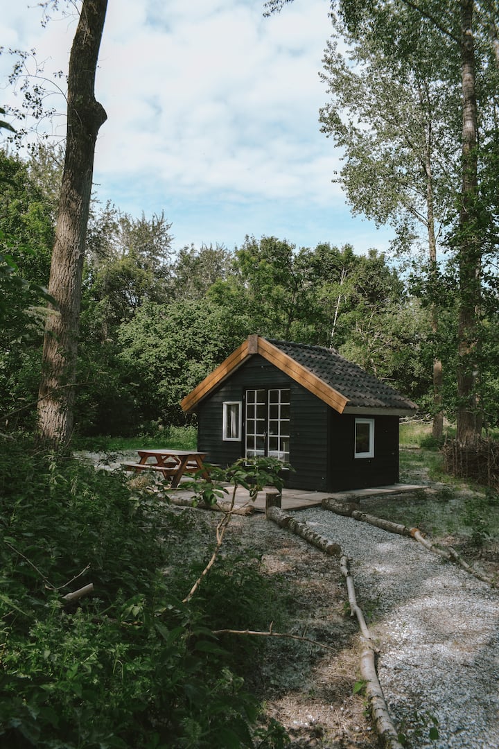 Ingetogen Maar Comfortabele Boskamer De Kleinste - Zeewolde