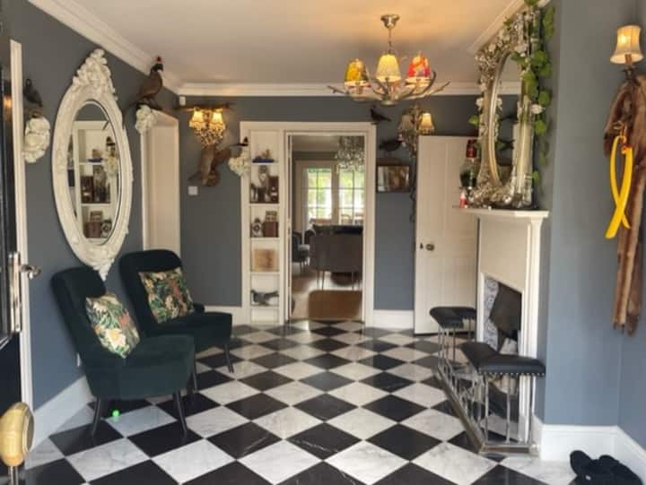 Luxury 5 Bedroom House In The Heart Of Marlow - High Wycombe