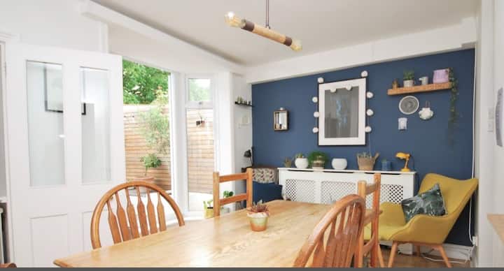 Henley, 2-8, Dogs Welcome, Short Walk Everything - Henley-on-Thames