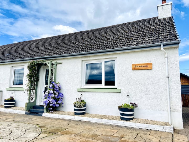 Country Cottage With A Bonnie View - Nairn