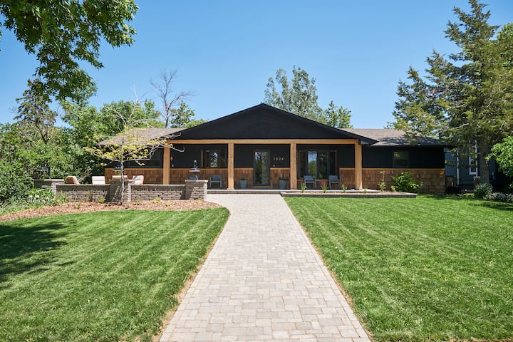 Rustic Ranch In Downtown Spearfish - Spearfish, SD