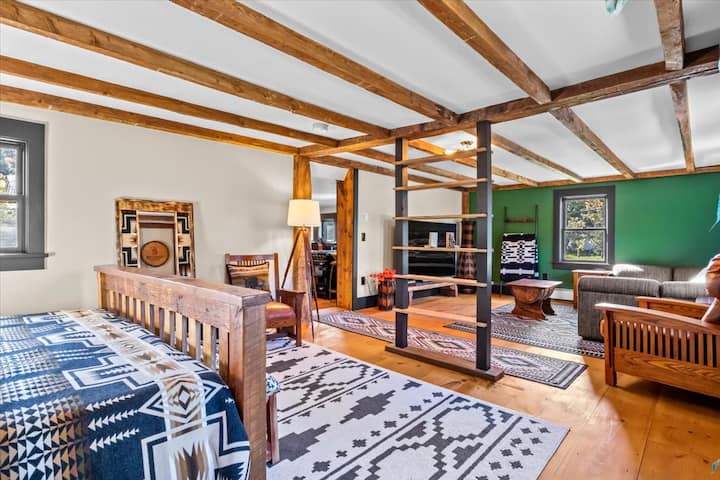 A Fun Riverside Stay In Perfect Village Location! - Smugglers' Notch Resort, Jeffersonville