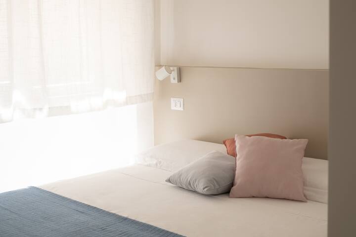 La Rosa Rooms. Guesthouse - Room 03 En-suite - Porto Sant'Elpidio