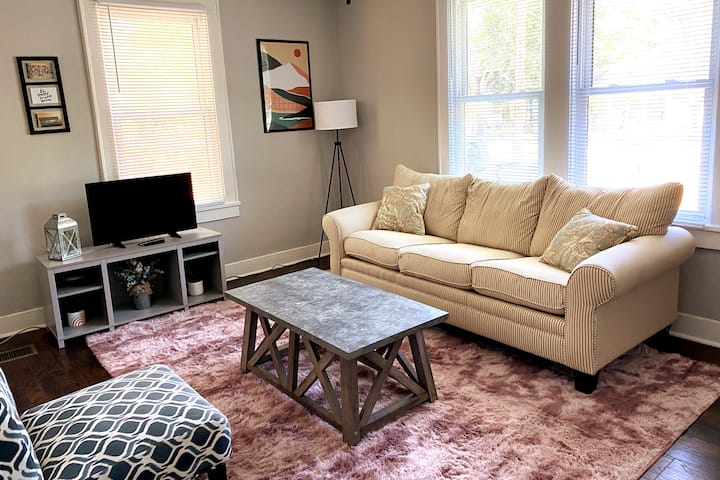 Cute, Clean & Only 10 Mins To Downtown Chs! - North Charleston, SC