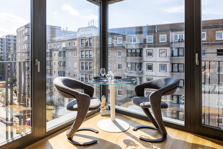 Lovely 1-bedroom Serviced Apartment With Parking - Berlin