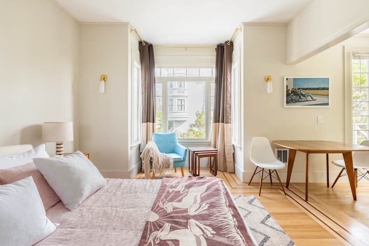 Private Room In Stylish Mission Condo - San Francisco, CA