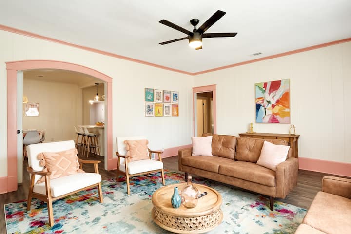 Spacious & Vivacious Getaway - Memphis, TN